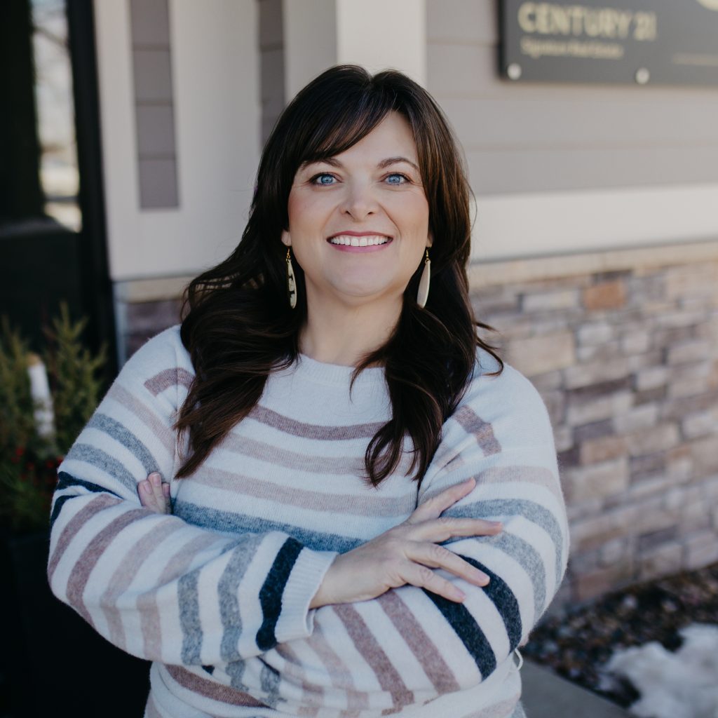 Tina Wing REALTOR® - CENTURY 21 Signature Real Estate